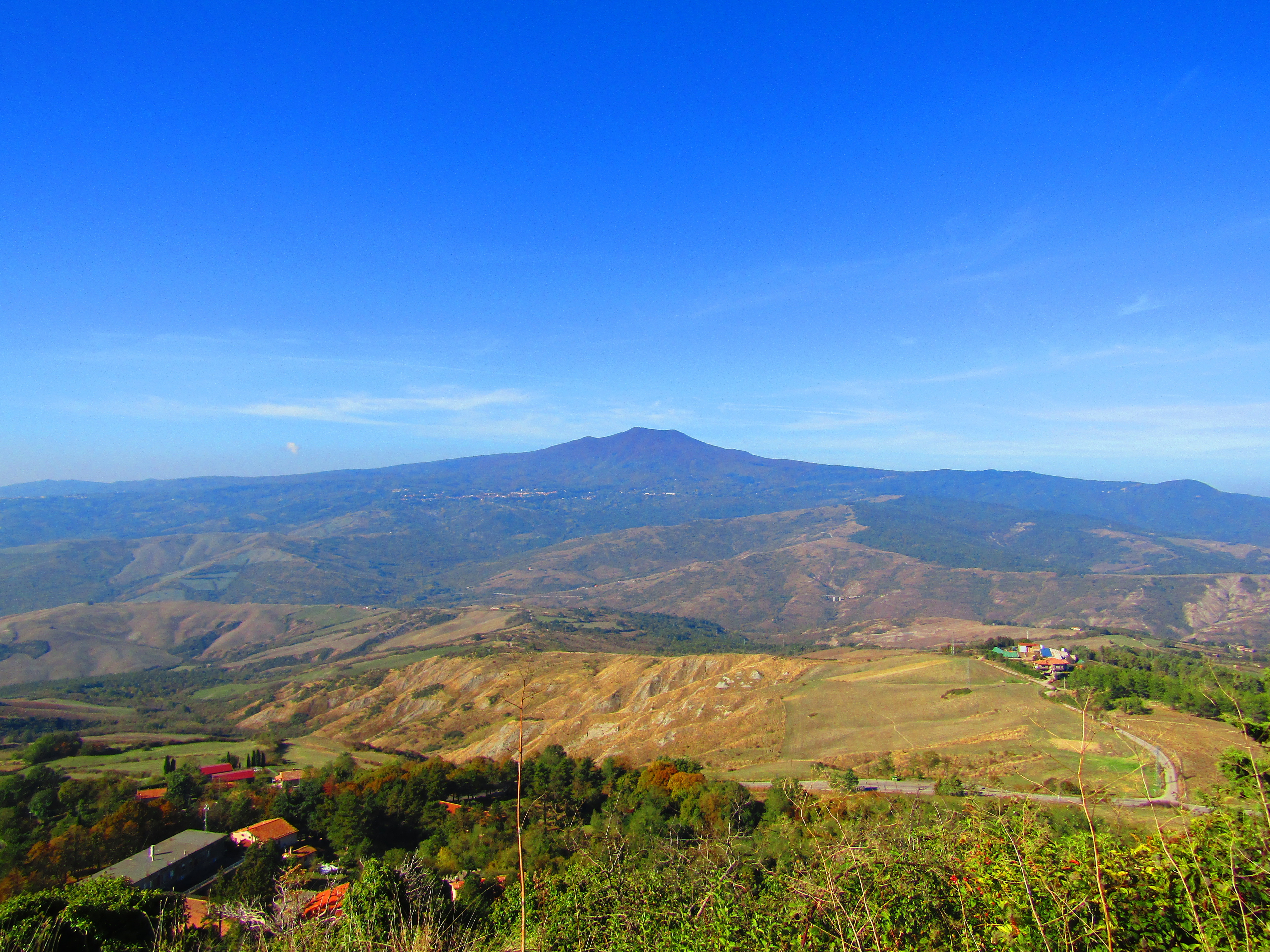 La Rocca di Radicofani e la storia di Ghino di Tacco – VIAGGIARE CON ...